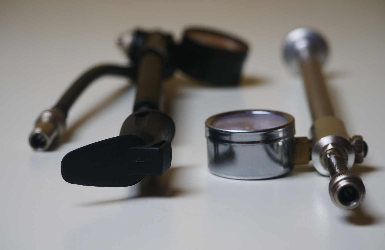 What Are Shock Pumps? (How to Setup Suspension) - Bike Faff